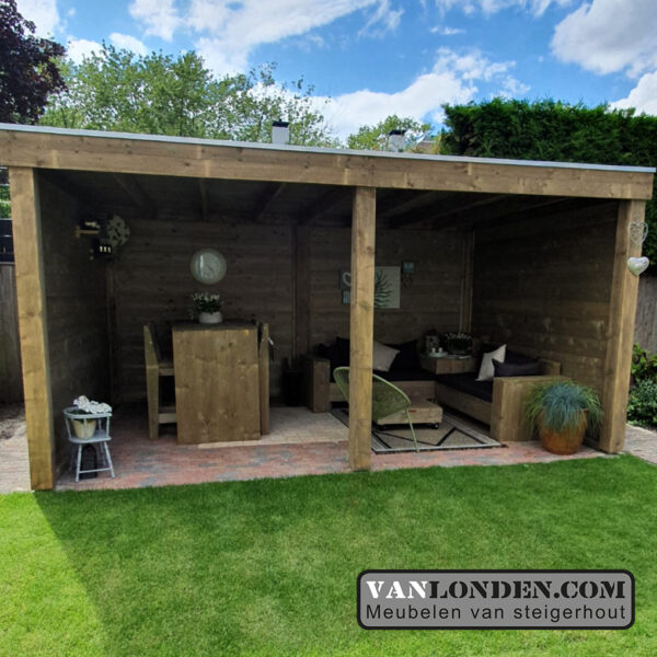 Steigerhout overkapping Rowan met zwarte zweedse rabat wanden ...